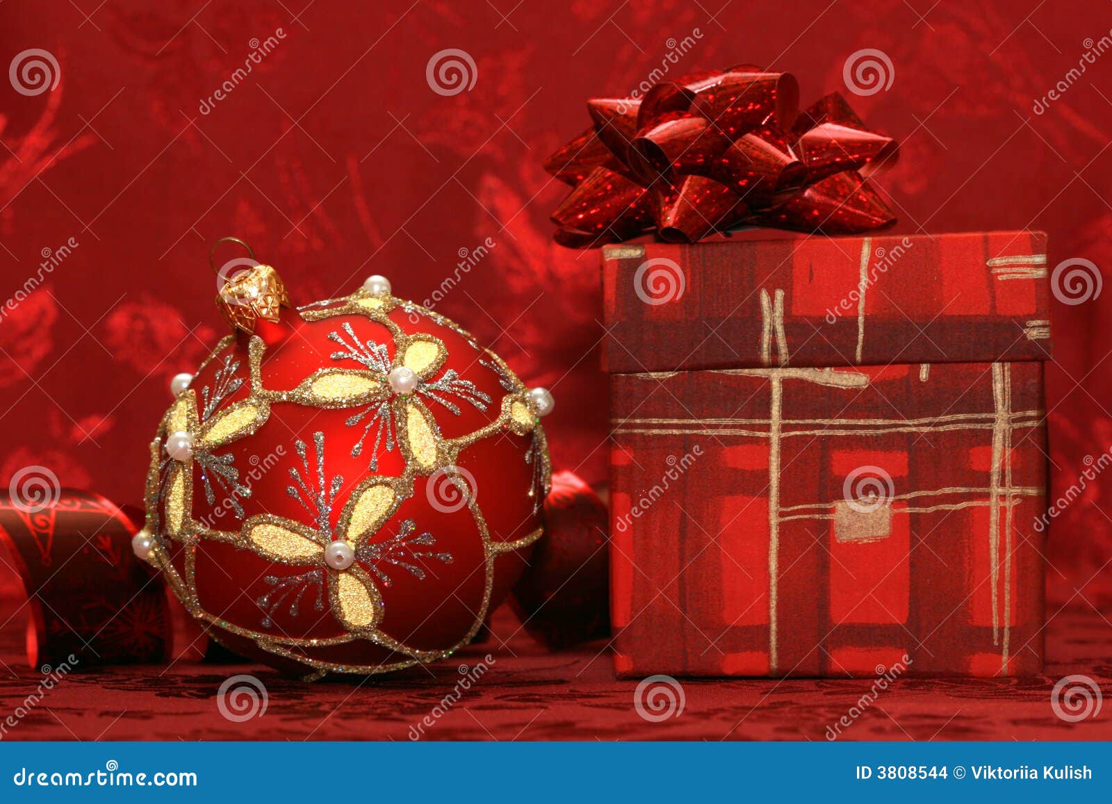 Red Christmas Ball and Gift Box Stock Photo - Image of gift, festive ...
