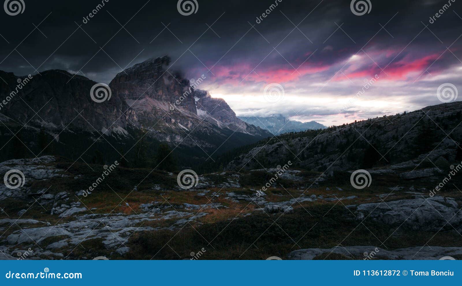 Dramatic Mountain And Sea Landscapes In The Milford Sound Fjord Of The ...