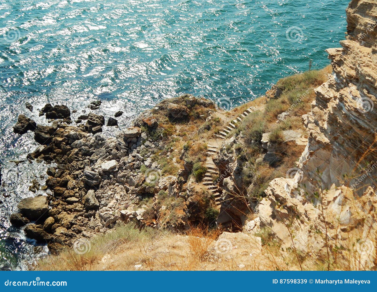 Red Crag, Rocks, Mountain, Sea Stock Image - Image of flower, rocks ...