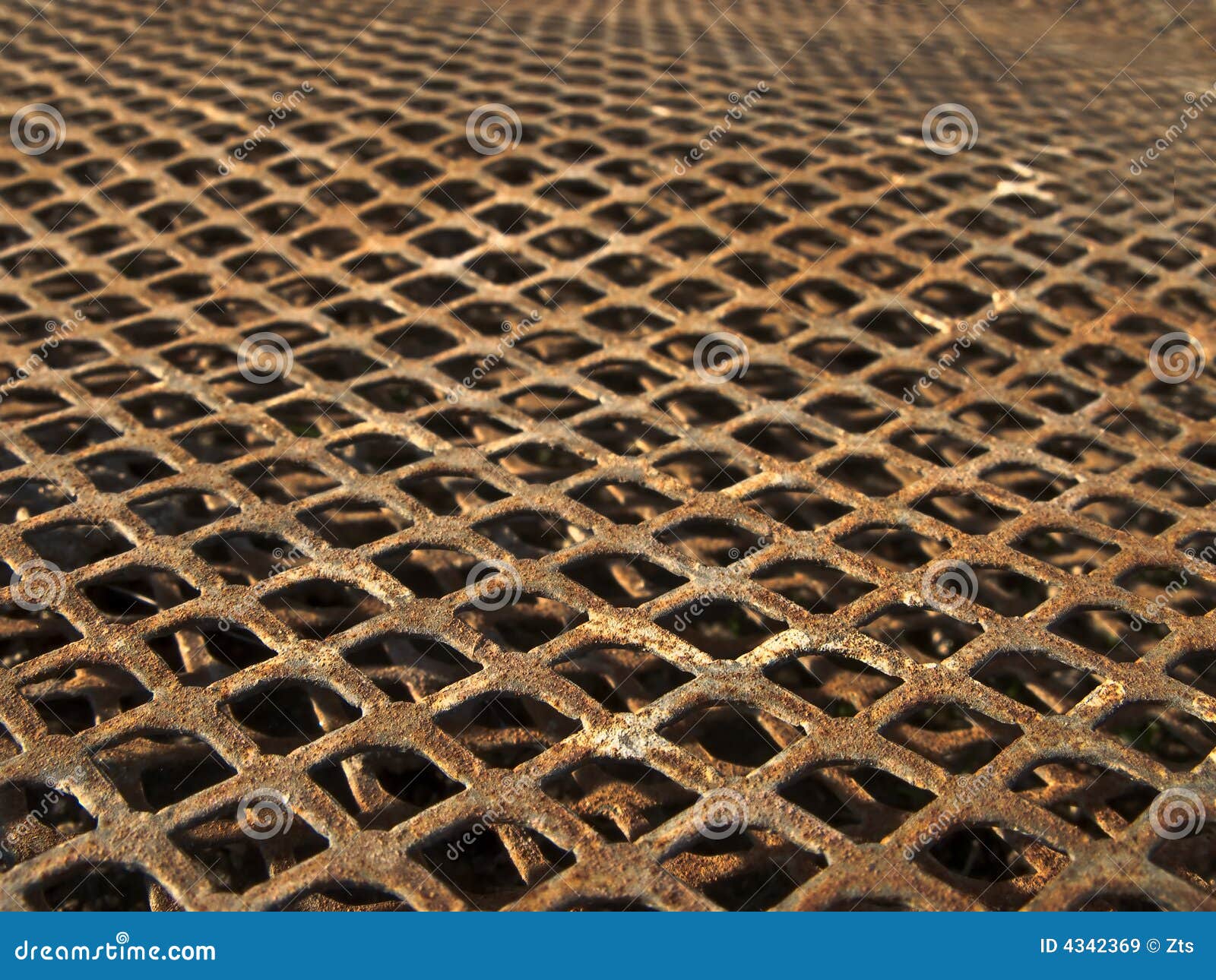 Red del metal imagen de archivo. Imagen de metal, alambre - 4342369