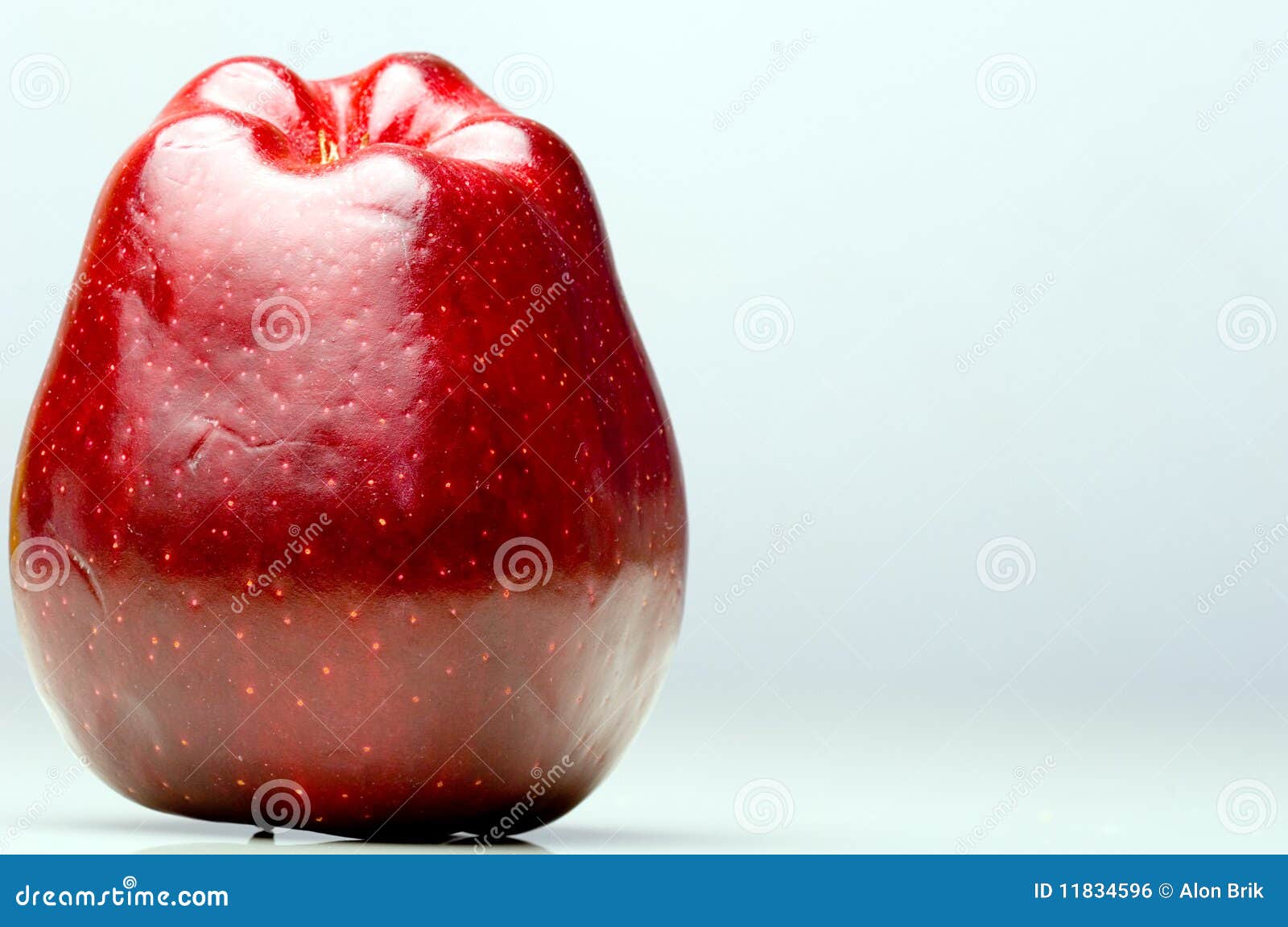 Red Delicious Apple on the Left Side Stock Photo - Image of diet, apple ...