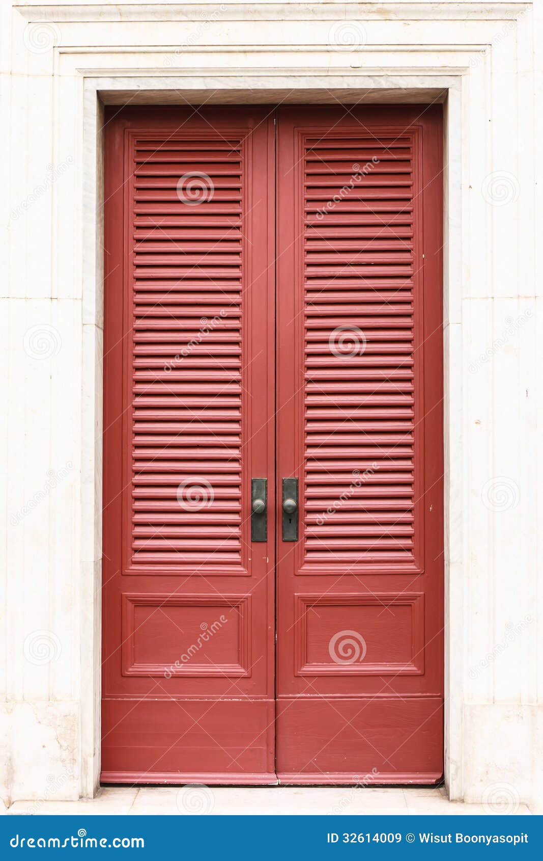 Red door stock image. Image of enter, front, lock, lumber - 32614009