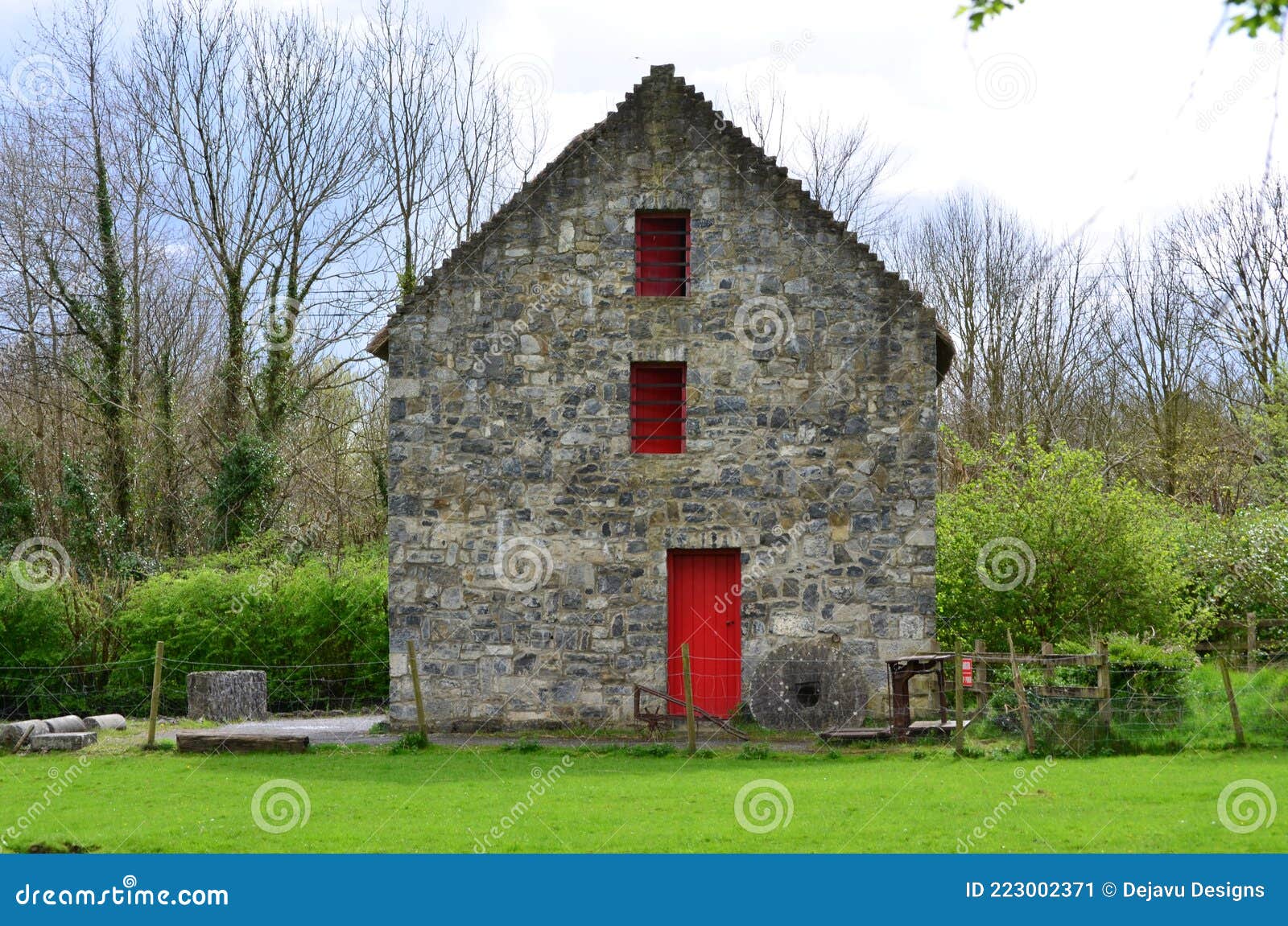 Red Door on a Old Stone Barn in Ireland Stock Image - Image of ireland ...