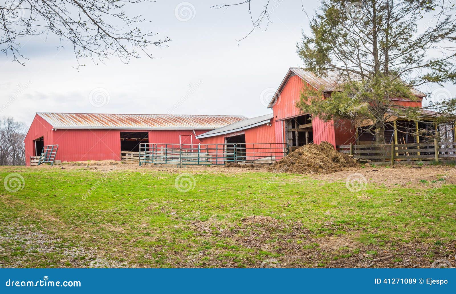 Red Empty Barn stock image. Image of doors, metal, april - 41271089