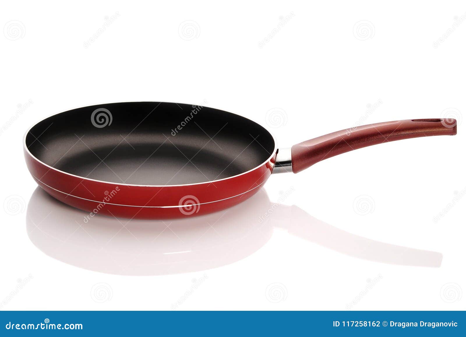Red empty frying pan stock photo. Image of cuisine, healthy - 117258162