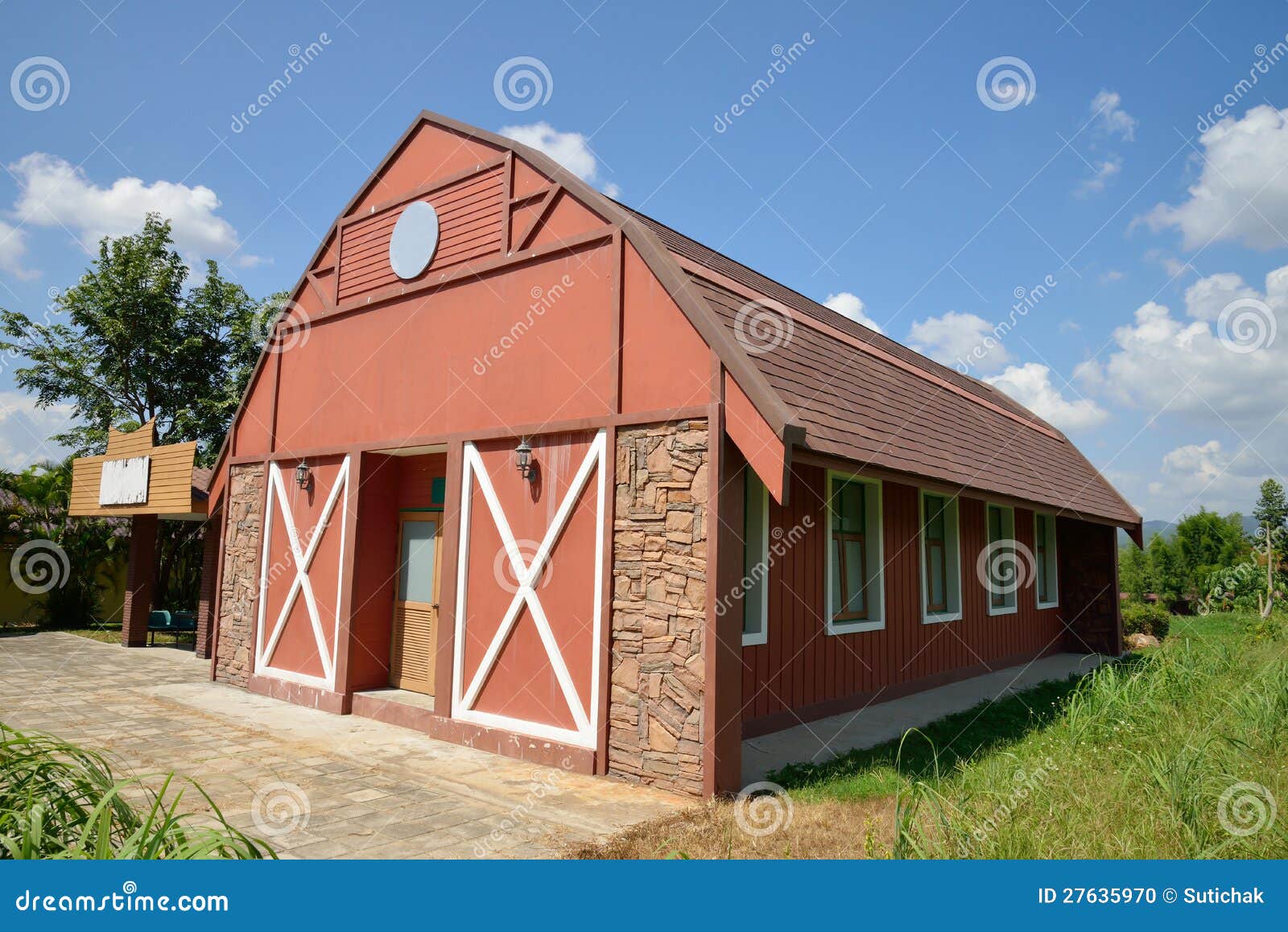 Red farm house stock photo. Image of vintage, roof, blue - 27635970