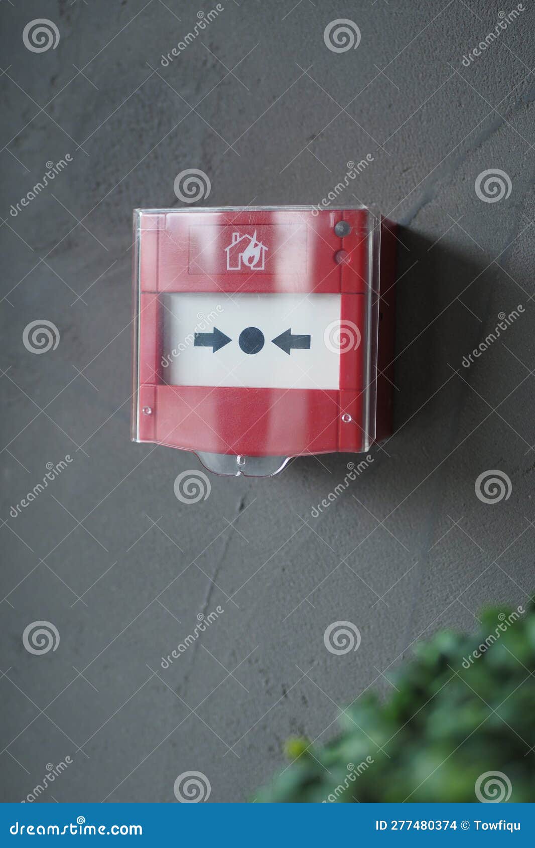 Red Fire Alarm Button on Wall , Stock Photo - Image of emergency, siren ...