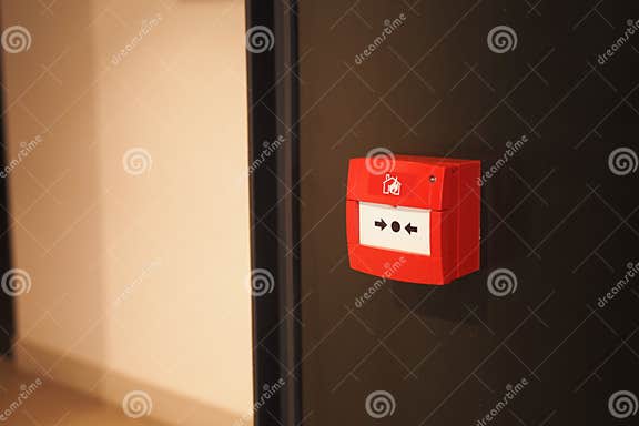 Red Fire Alarm Button on Wall , Stock Photo - Image of control, siren ...