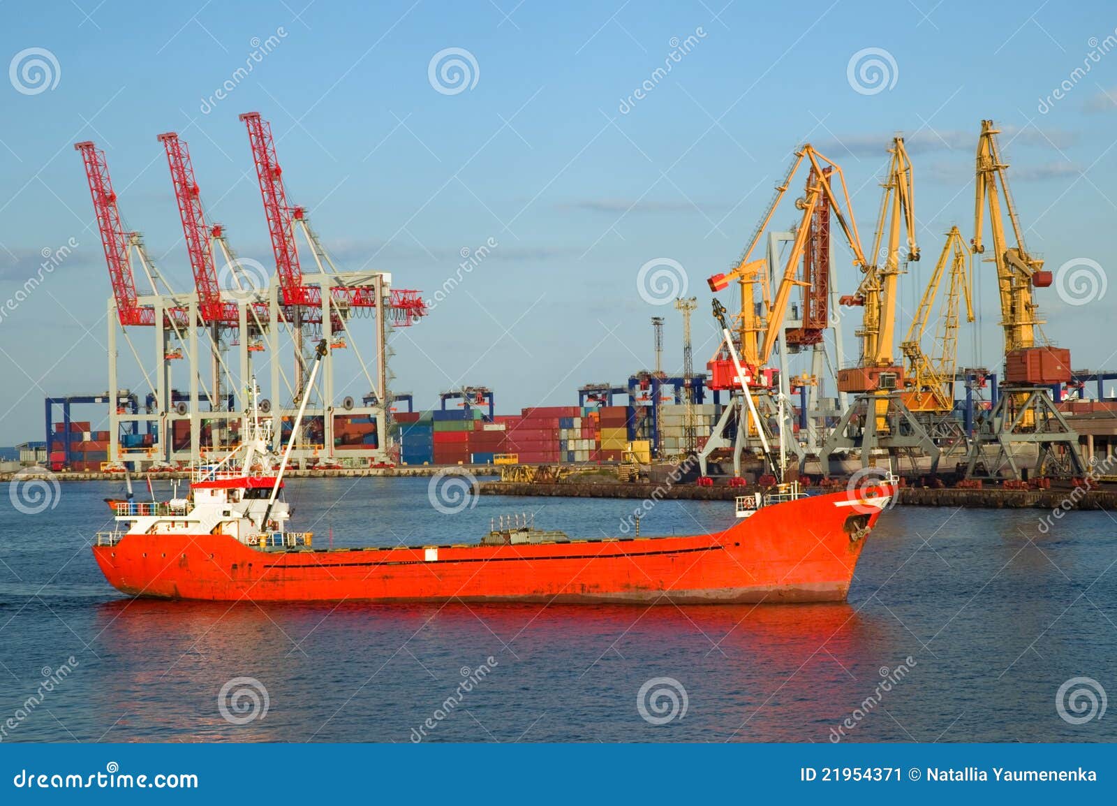 Red fireboat stock image. Image of warehouse, fighter - 21954371