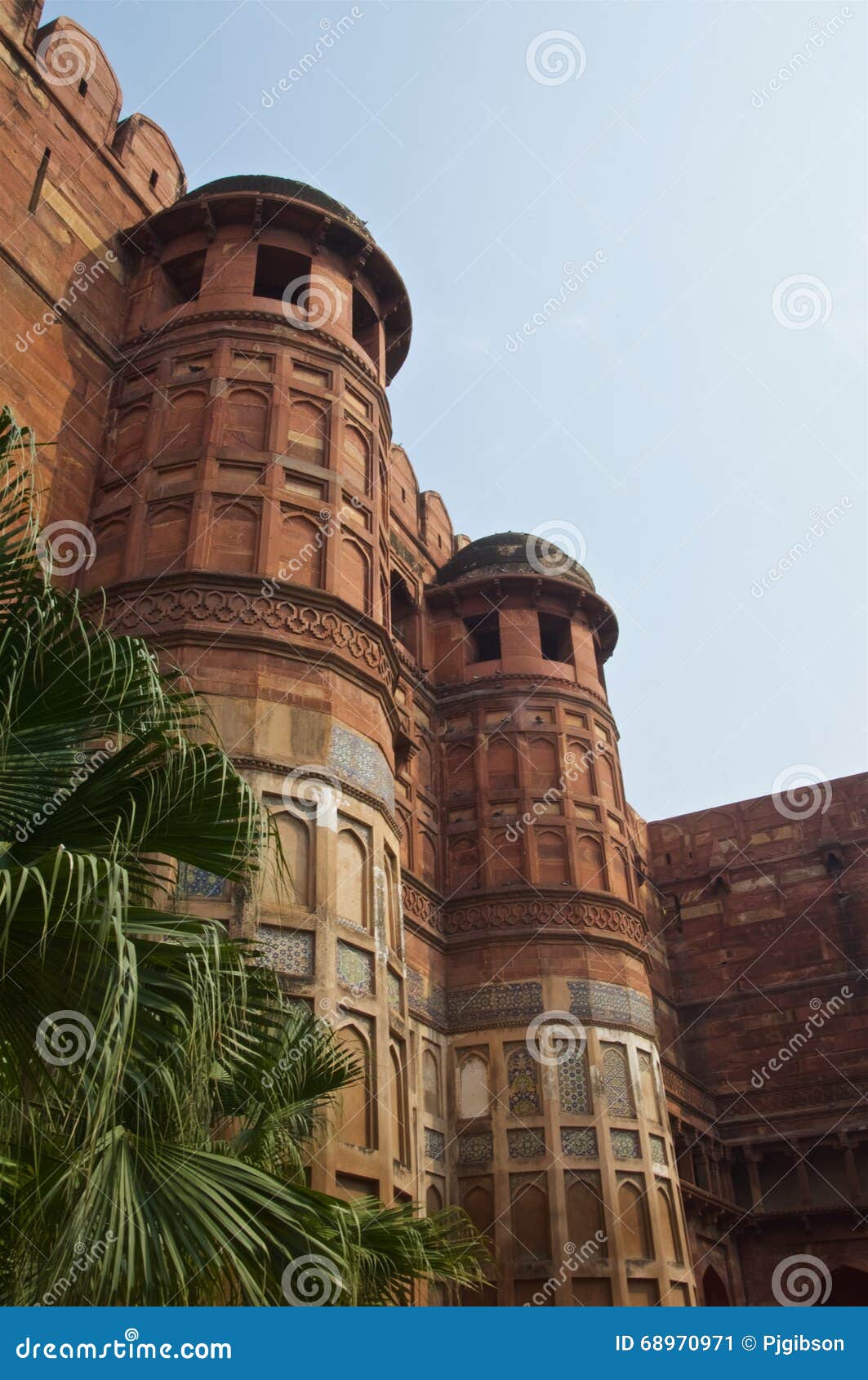 Red Fort Agra India stock image. Image of openings, fretwork - 68970971