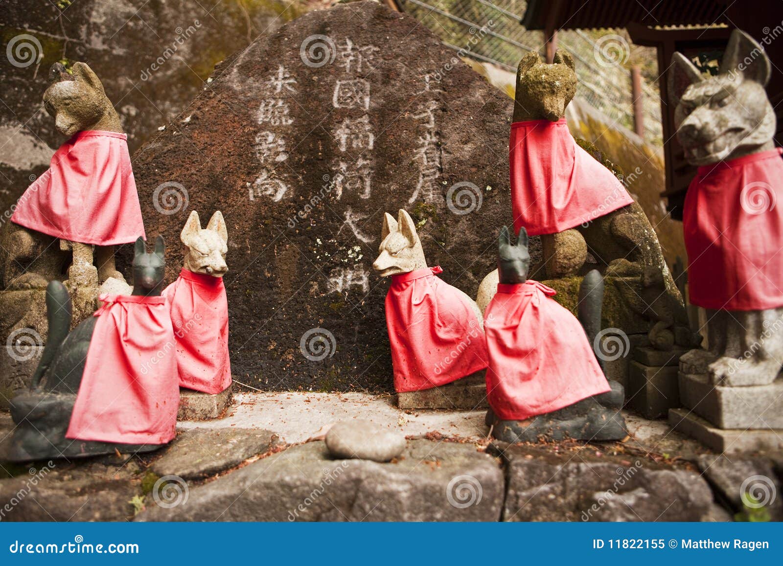 Red Fox Guardians at Shinto Shrine Stock Image - Image of asia, temple ...