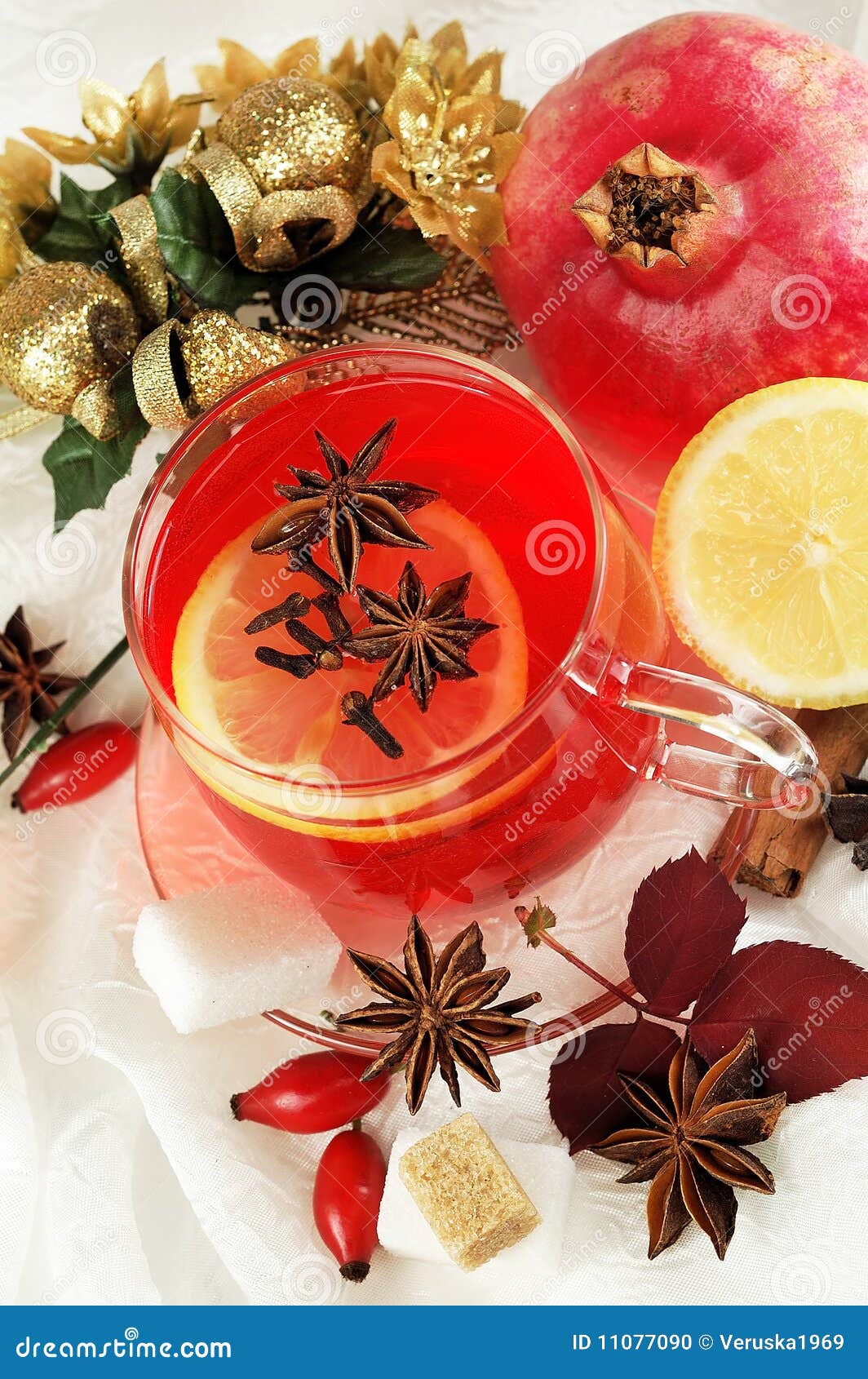 Red fruit tea stock photo. Image of kiwi, detail, dieting - 11077090