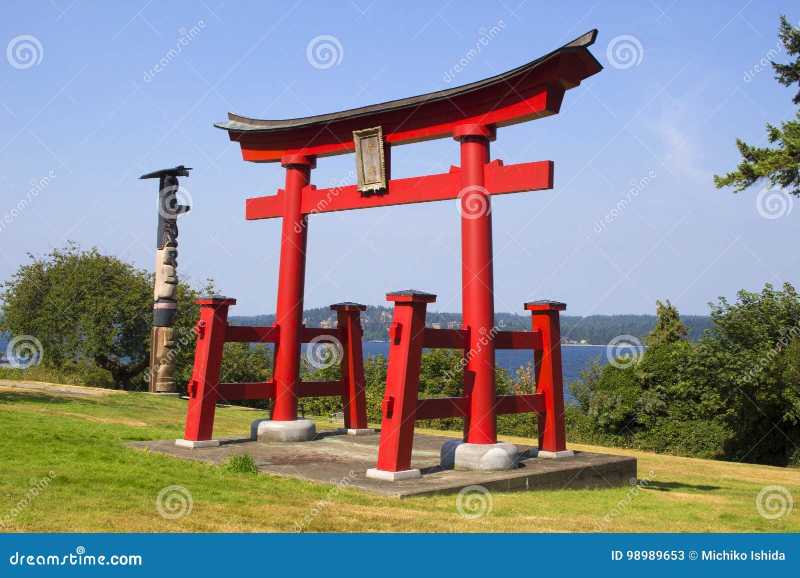 Red Gateway of Shinto Shrine Stock Image - Image of torii, tori: 98989653