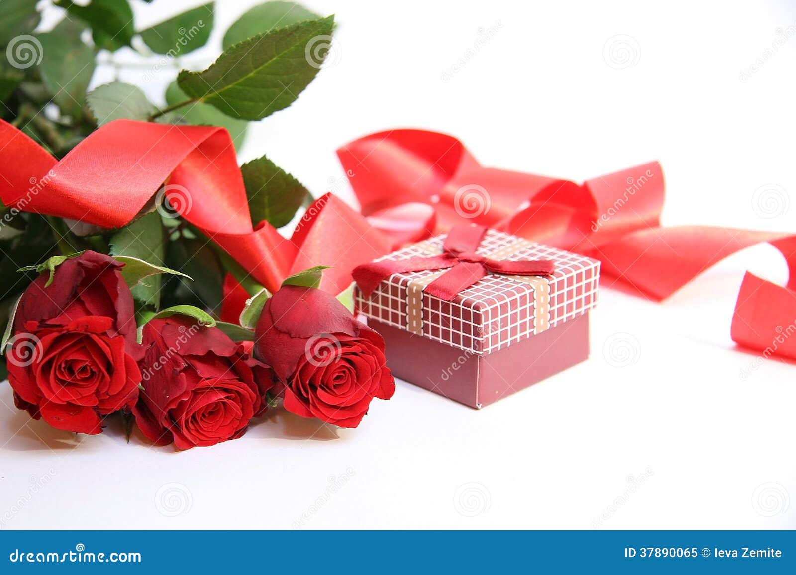 Red gift box and red roses stock image. Image of celebration - 37890065