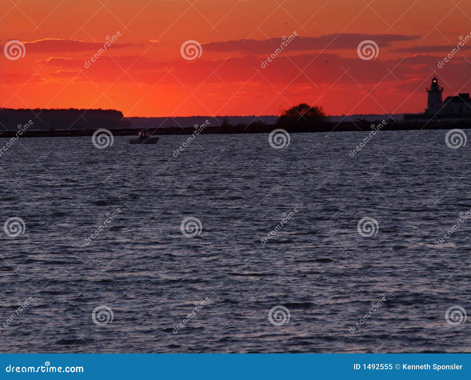Red glow over Lake Erie stock image. Image of sunset, ohio - 1492555