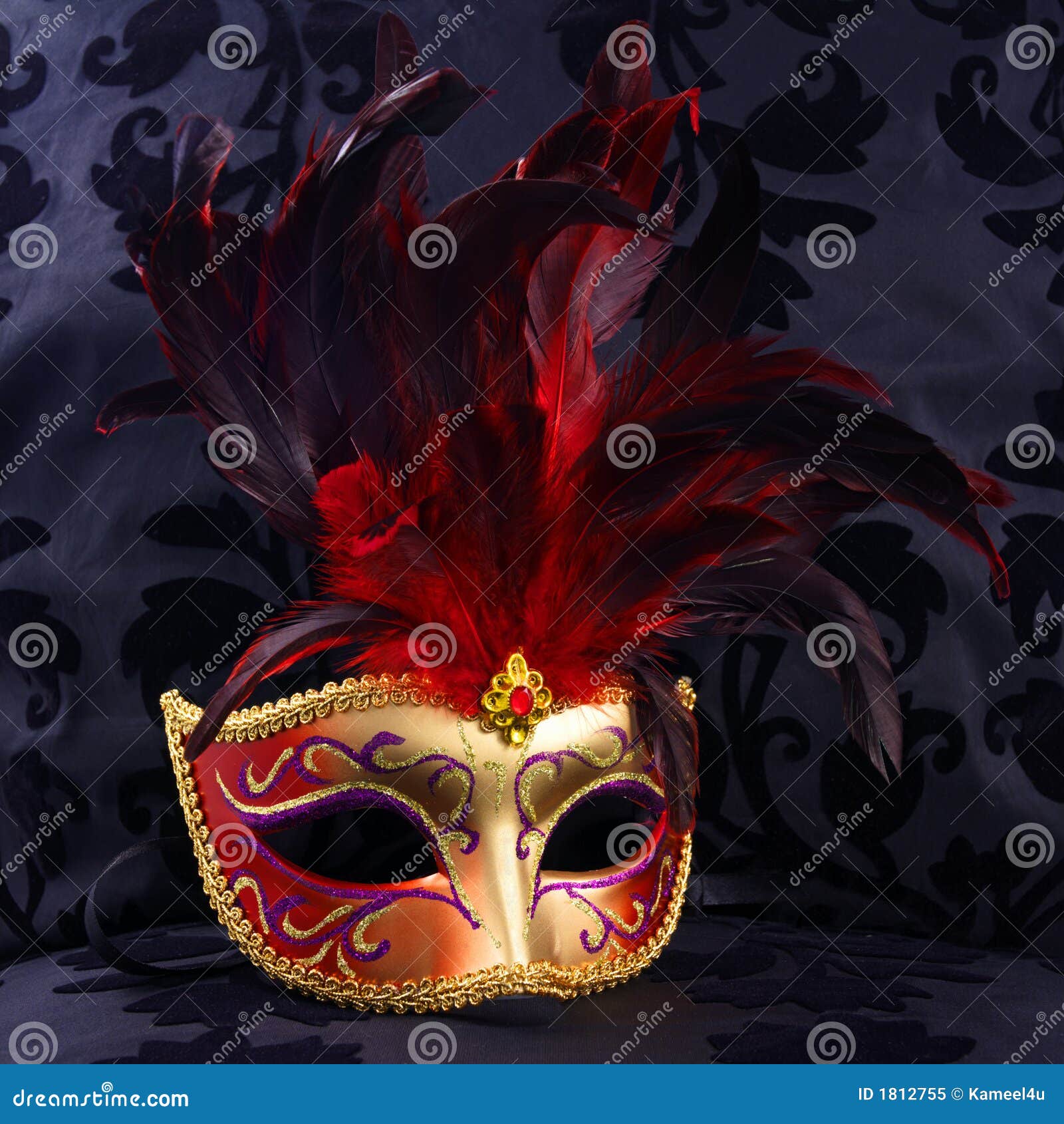 Golden Mask Of The Greek Goddess In The Old Palace Interior. Design ...