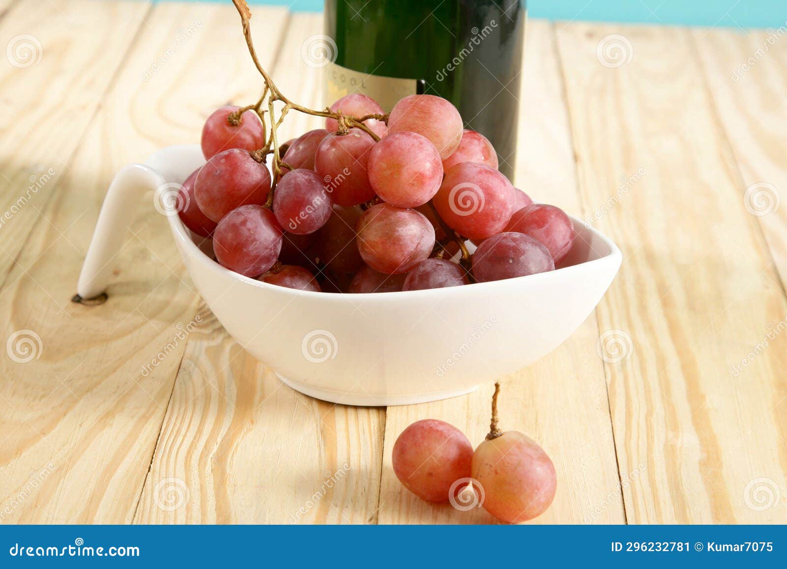 Red Grapes in a Bowl stock image. Image of bowl, grapes - 296232781