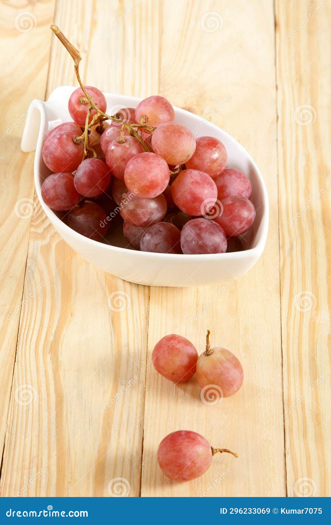 Red Grapes in a Bowl stock image. Image of health, sweet - 296233069
