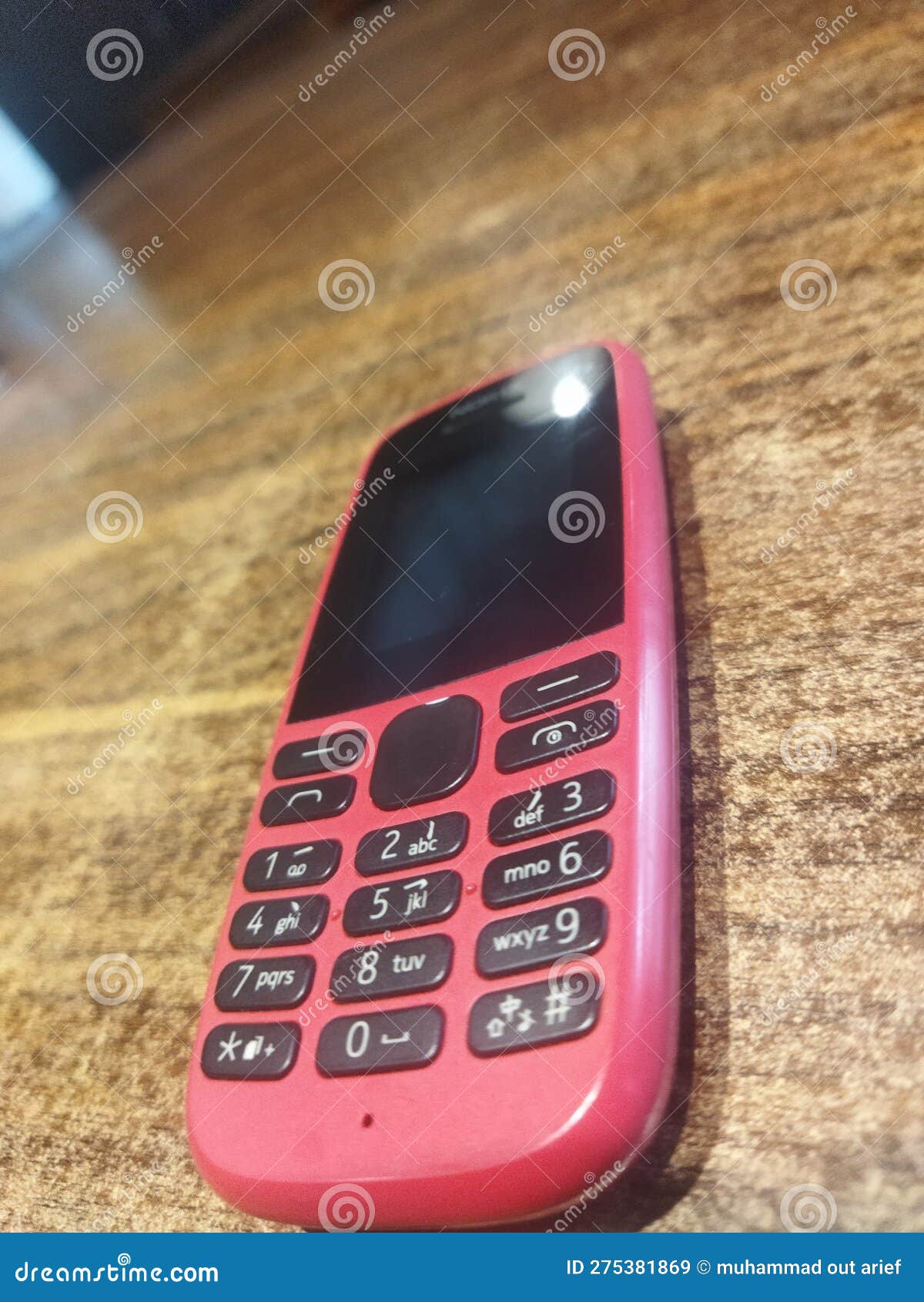 Red handphone nokia stock image. Image of nokia, collection - 275381869