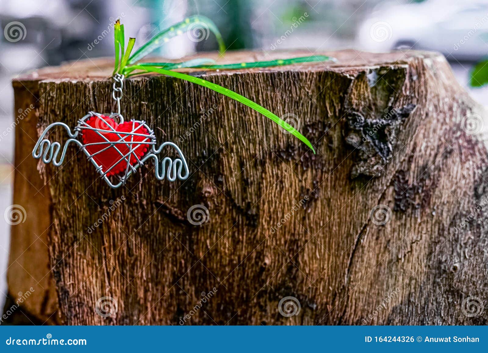 The Red Heart is on the Old Tree Stump Stock Photo - Image of card ...