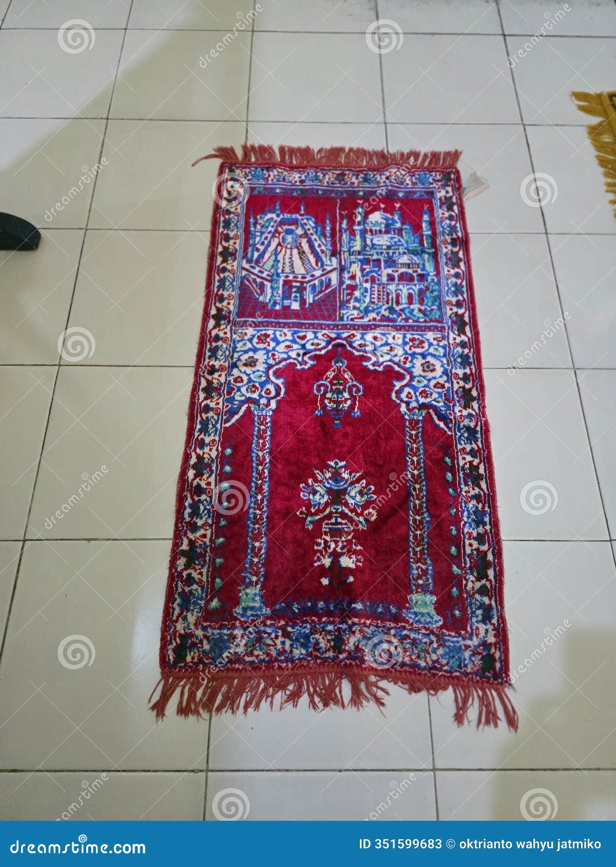 Red Islamic Praying Mat Ready Stock Image - Image of praying, islamic ...