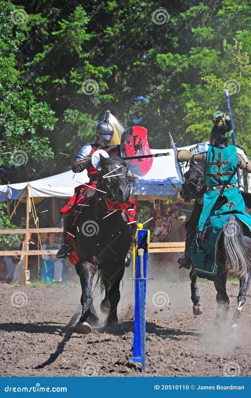 Red Knight Charges Towards the Green Knight Editorial Image - Image of ...