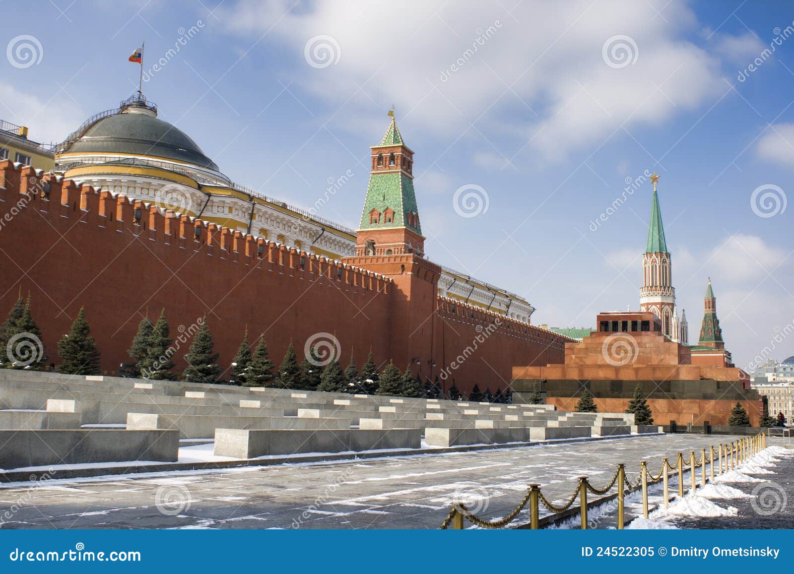 The Red Kremlin Wall in Moscow Stock Image - Image of attraction, wall ...