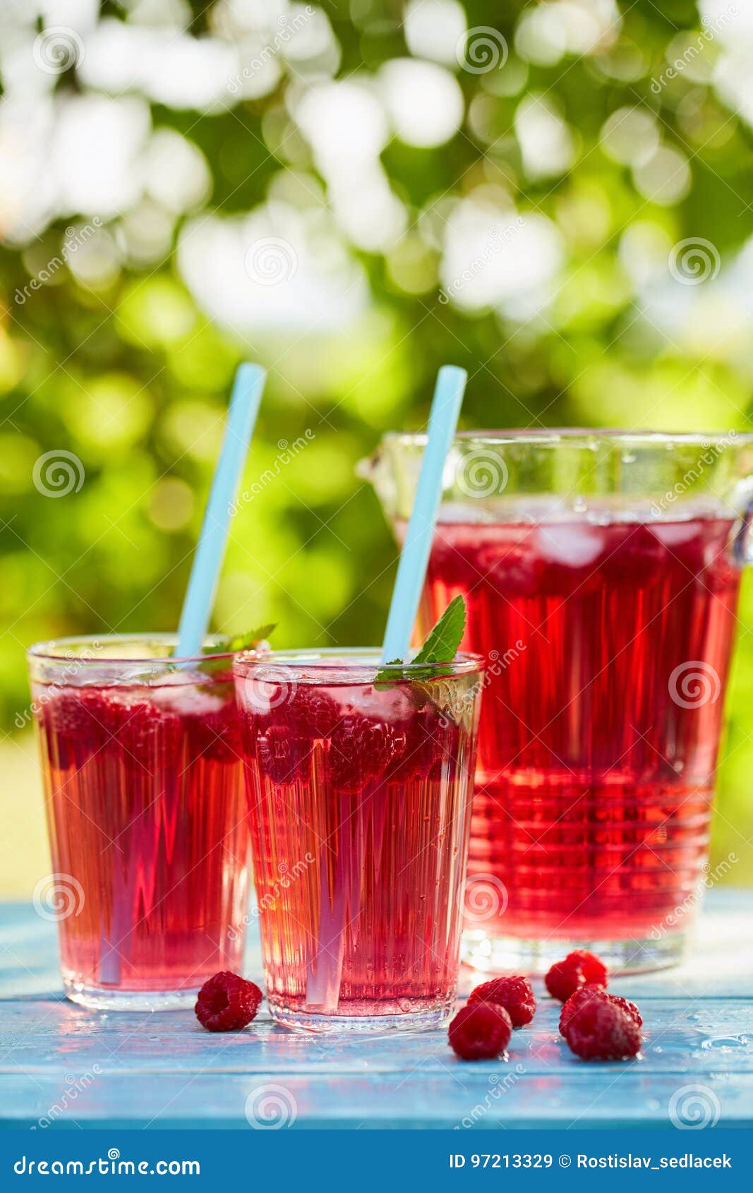 Red Lemonade with Raspberry Stock Image - Image of berry, glass: 97213329