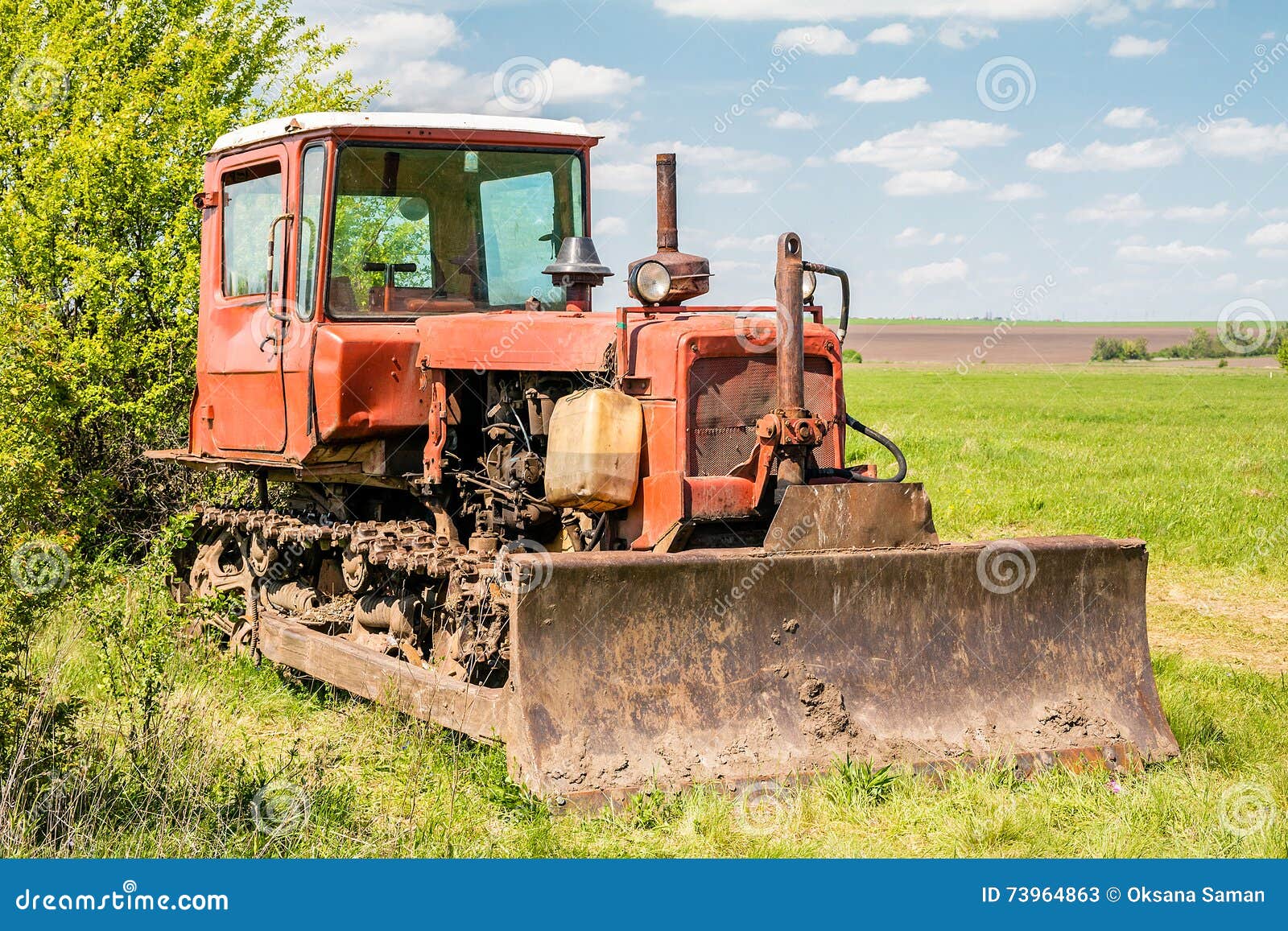 Red Old Rusty Tractor in a Field Stock Image - Image of farmland ...