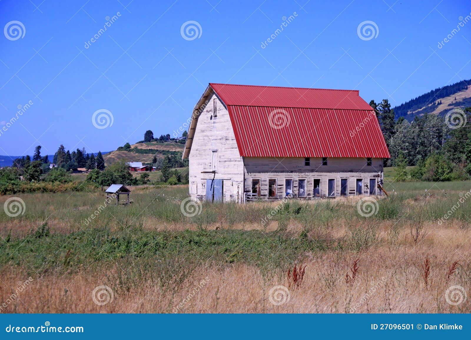 Red Oregon Barn stock image. Image of brown, wheat, barn - 27096501