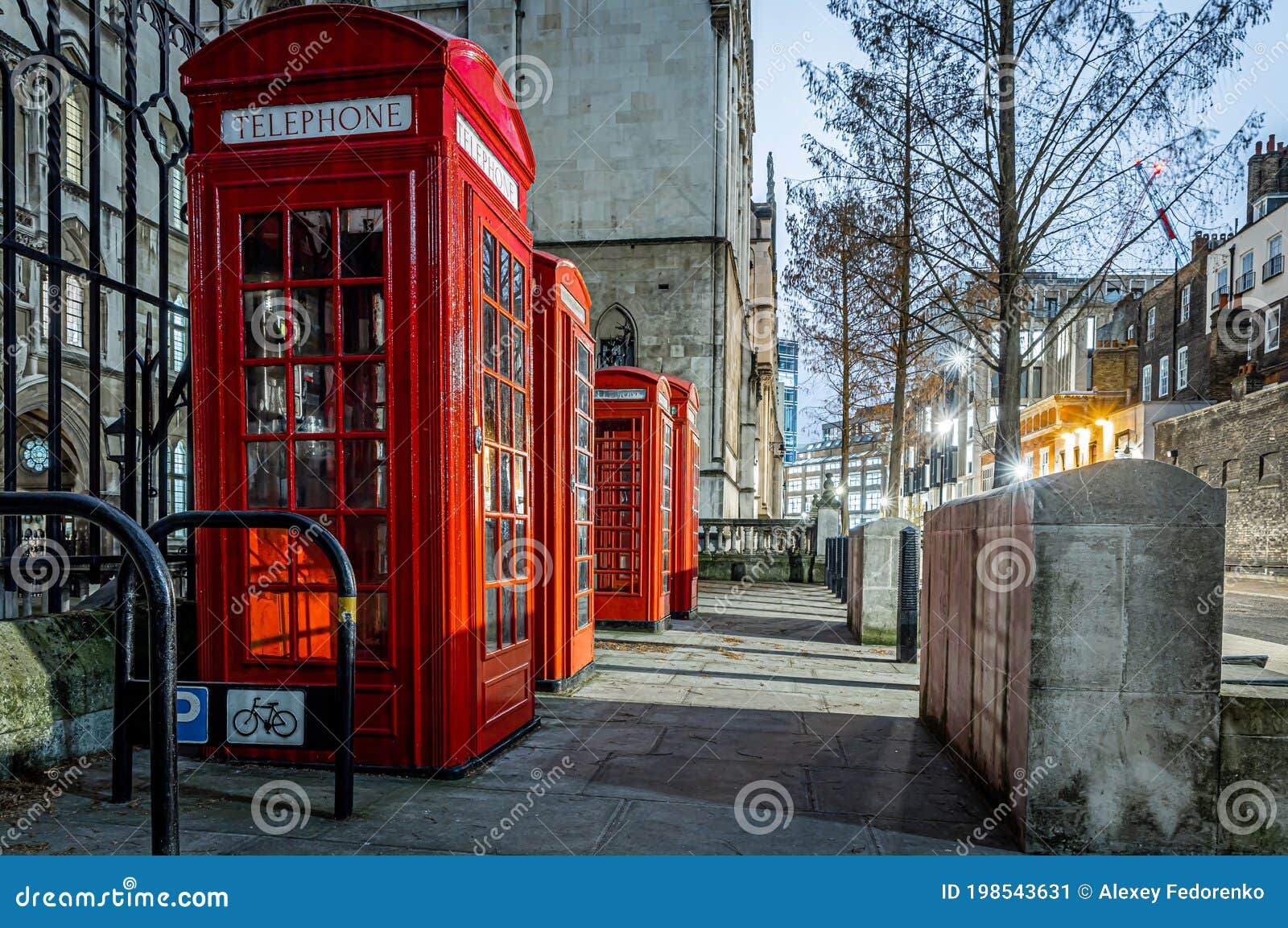 Red phone booth in London editorial photo. Image of booth - 198543631