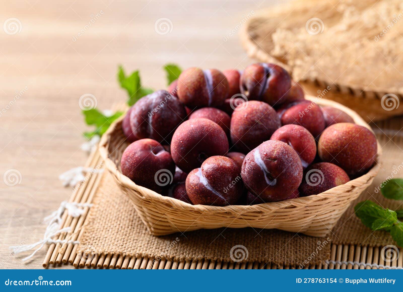 Red Plum Fruit (Japanese Plum or Chinese Plum) Stock Photo - Image of ...