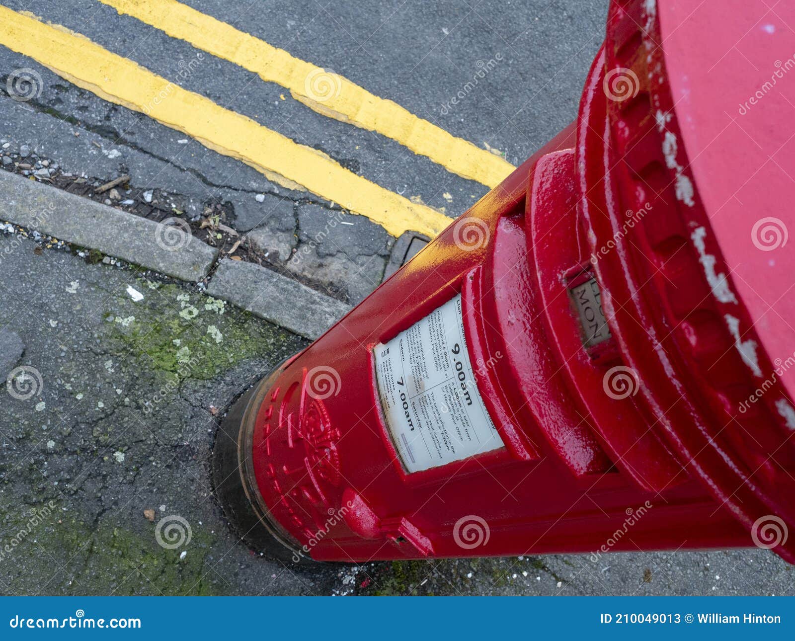 Double Red Lines On A Bend In A Road Editorial Image | CartoonDealer ...