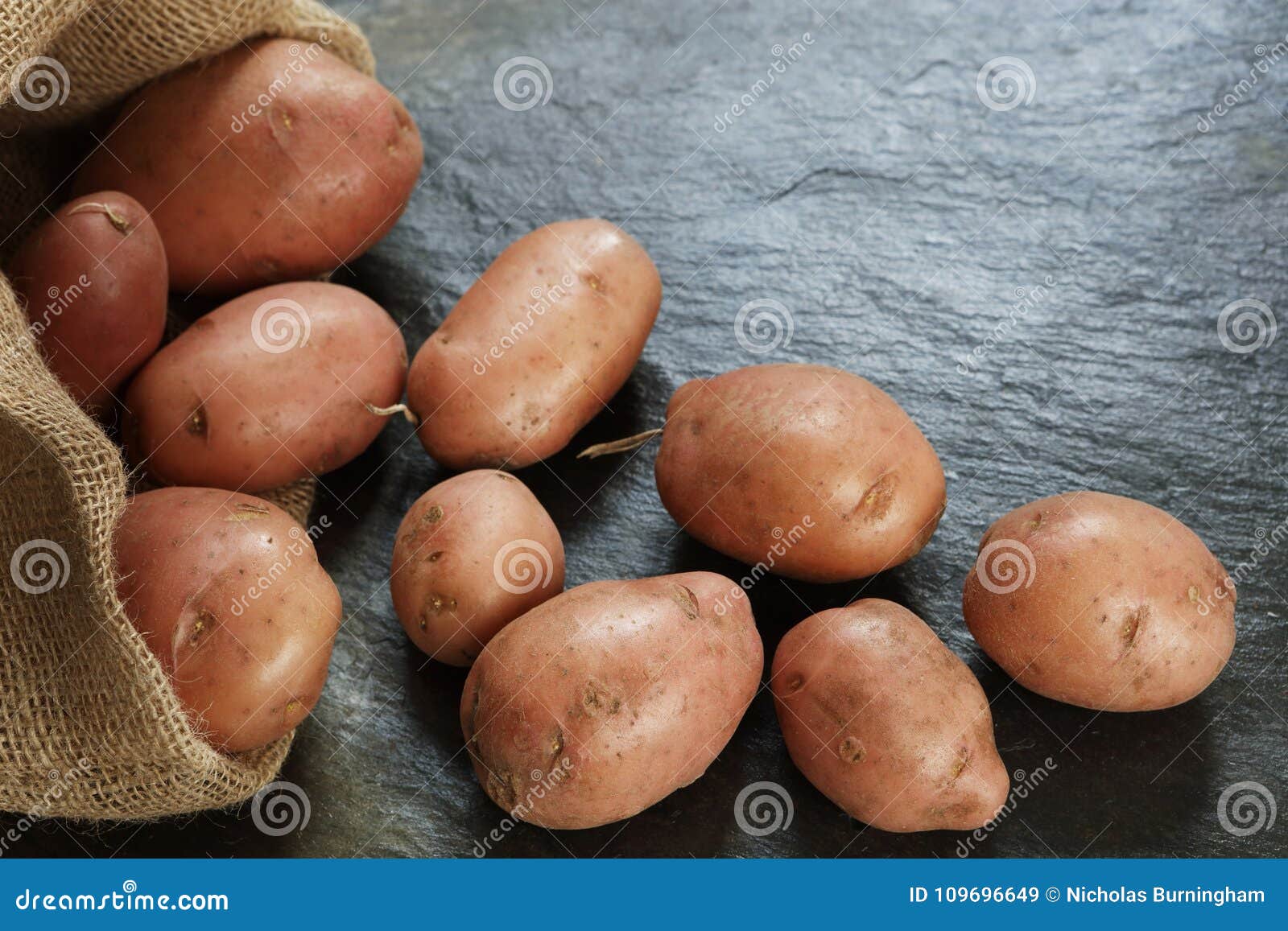 Red Potatoes from Burlap Sack Stock Image - Image of brown, agriculture ...