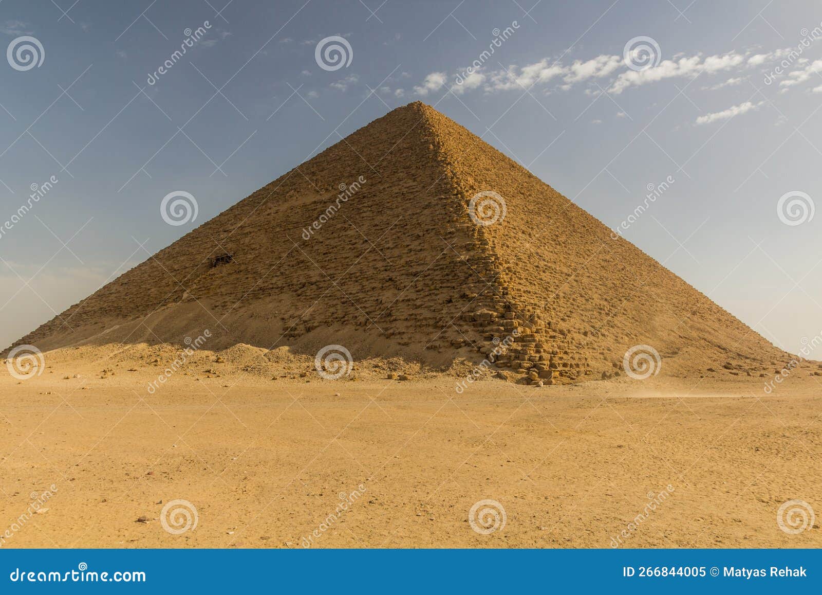 Red Pyramid in Dahshur, Egy Stock Image - Image of landscape, complex ...