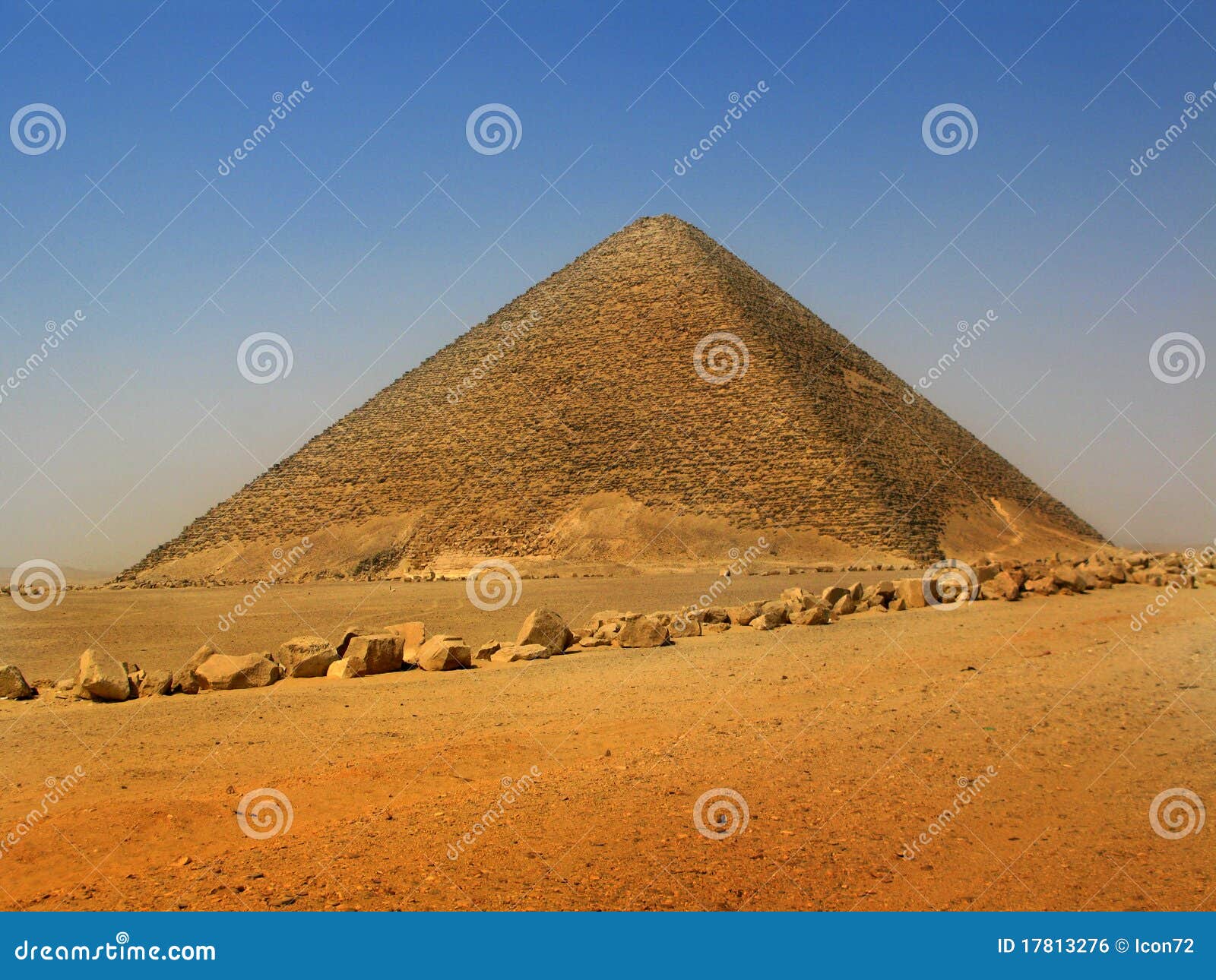 Red Pyramid of Sneferu at Dahshur, Cairo, Egypt Stock Photo - Image of ...