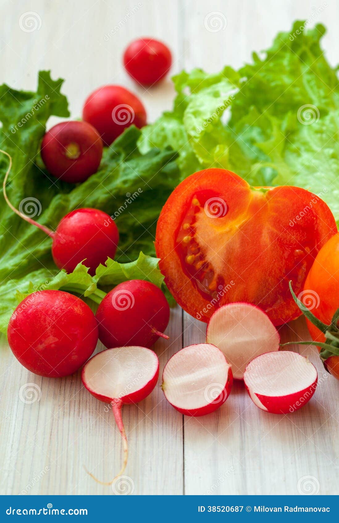 Red Radish, Lettuce and Tomato Stock Image - Image of leaf, closeup ...