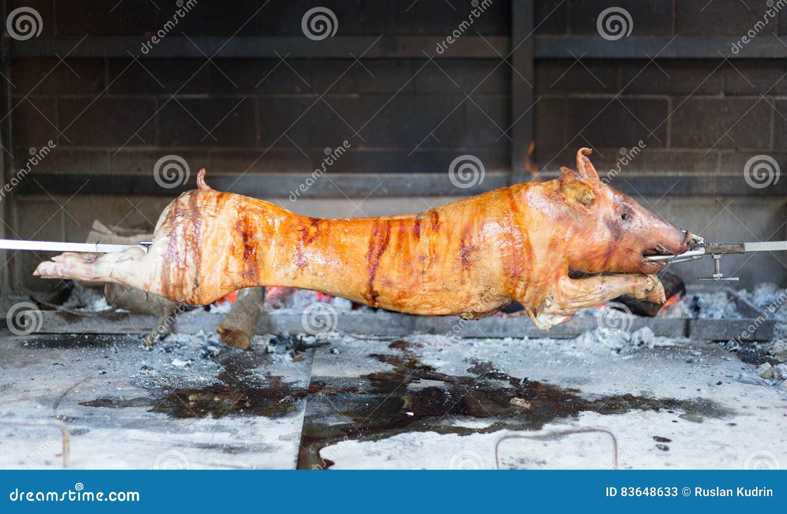 Red Roasted Juicy Pig Spinning Stock Image - Image of charcoal, gourmet ...