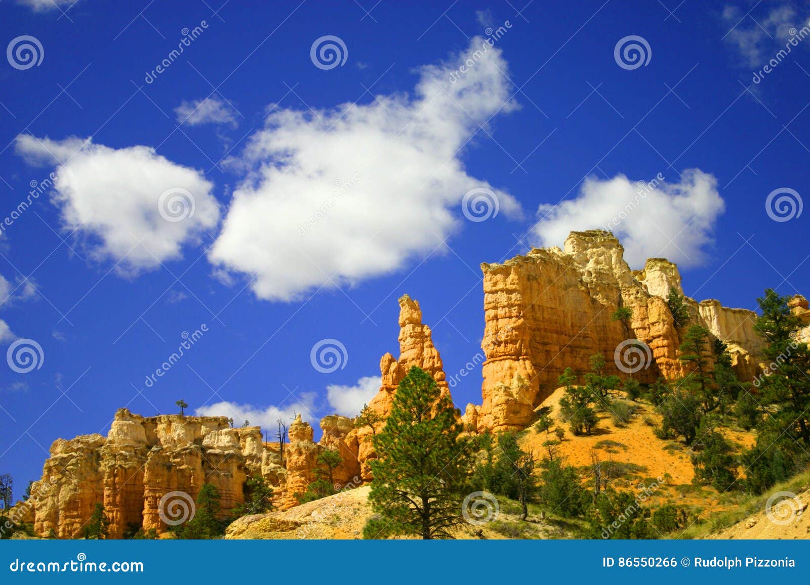 RED ROCK FORMATIONS in the DESERT of UTAH Stock Photo - Image of sand ...