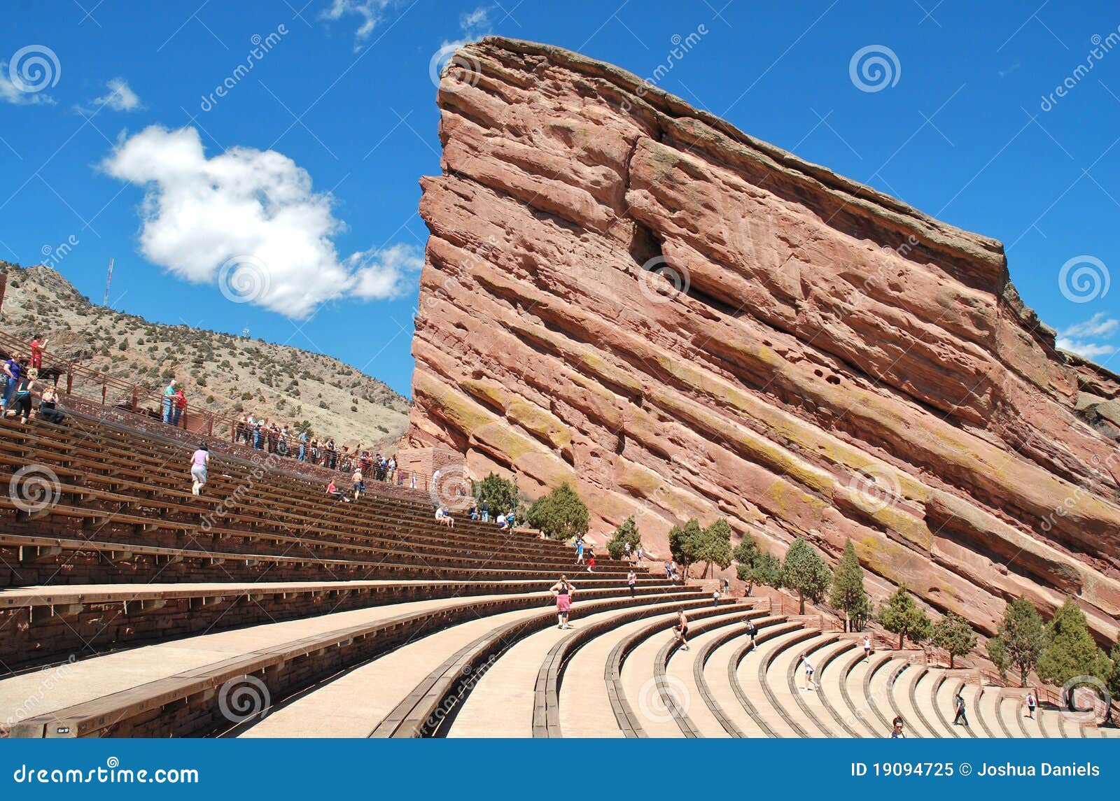 Red Rocks Amphitheatre II editorial image. Image of exercise - 19094725