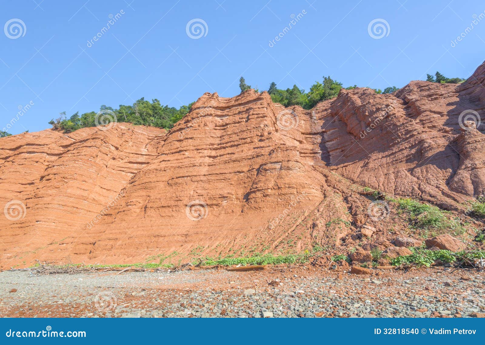 Red Rocks of the Blomidon Cliffs Stock Photo - Image of trees, atlantic ...