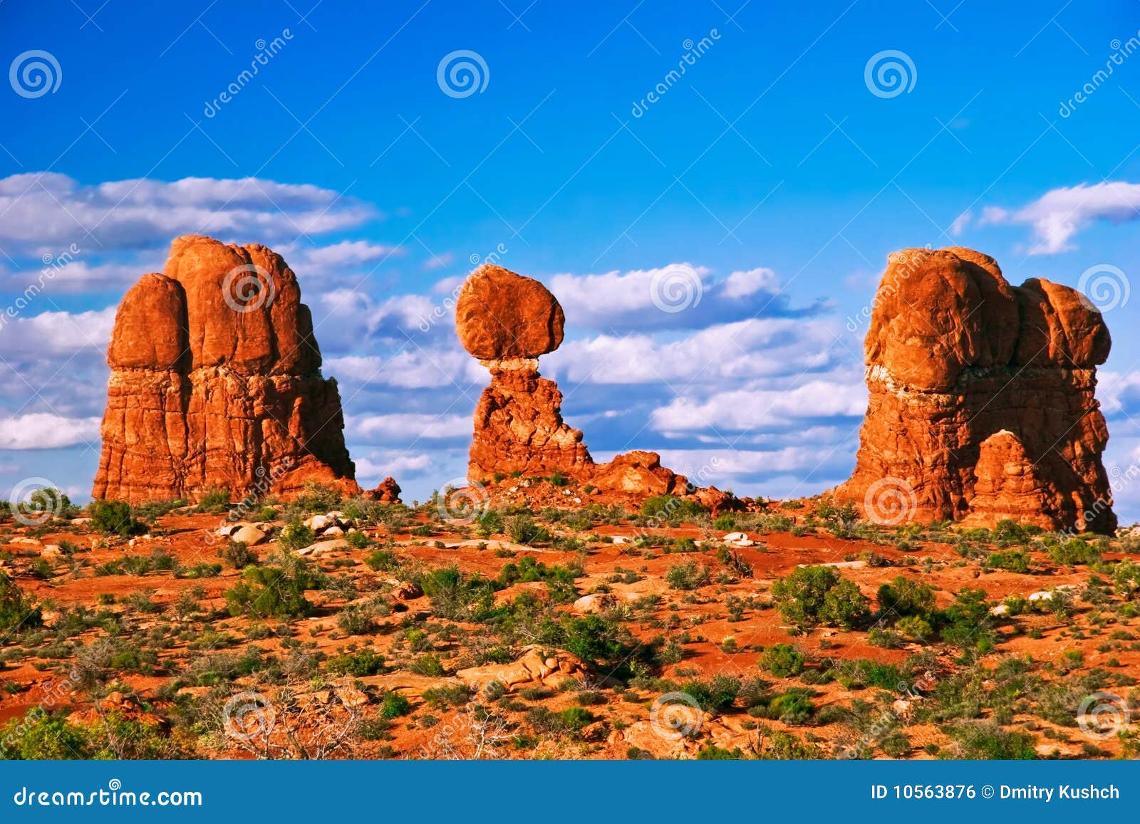 Red rocks of Utah stock photo. Image of dark, cliff, beauty - 10563876