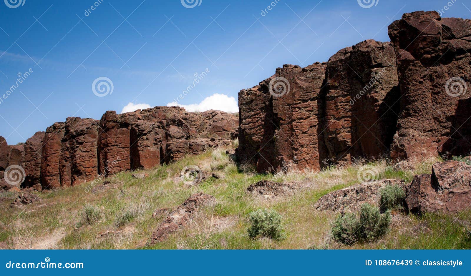 Red Rocky Cliffs in the Desert Stock Image - Image of summer, cliffs ...
