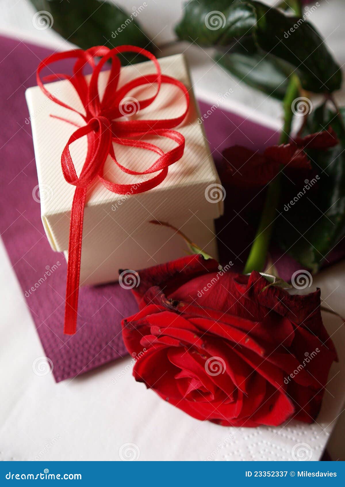 Red rose and gift box stock image. Image of valentine - 23352337