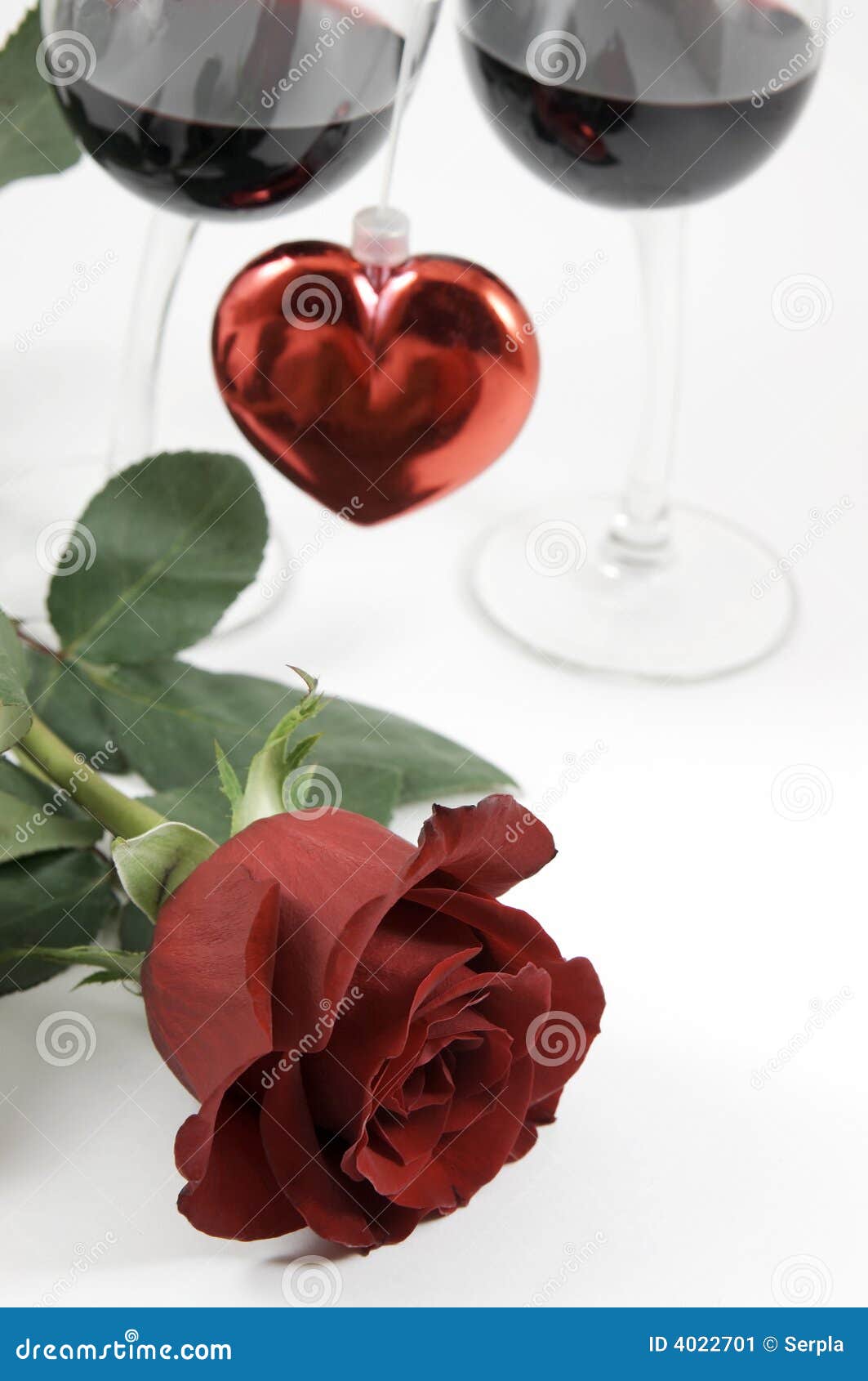 Red rose and heart stock image. Image of leaf, gift, californian - 4022701