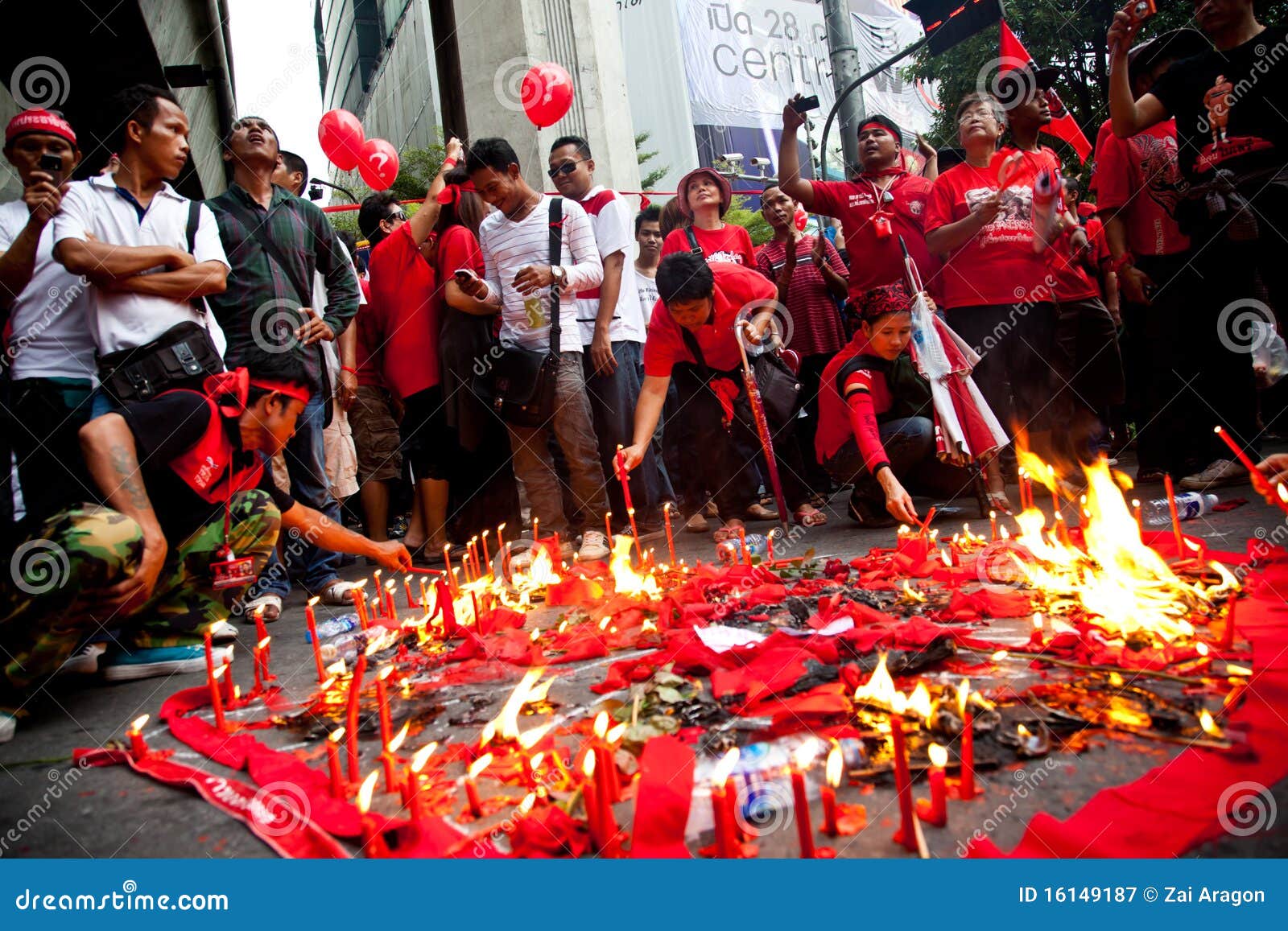 Red Shirts Protest in Bangkok Editorial Photography - Image of protest ...