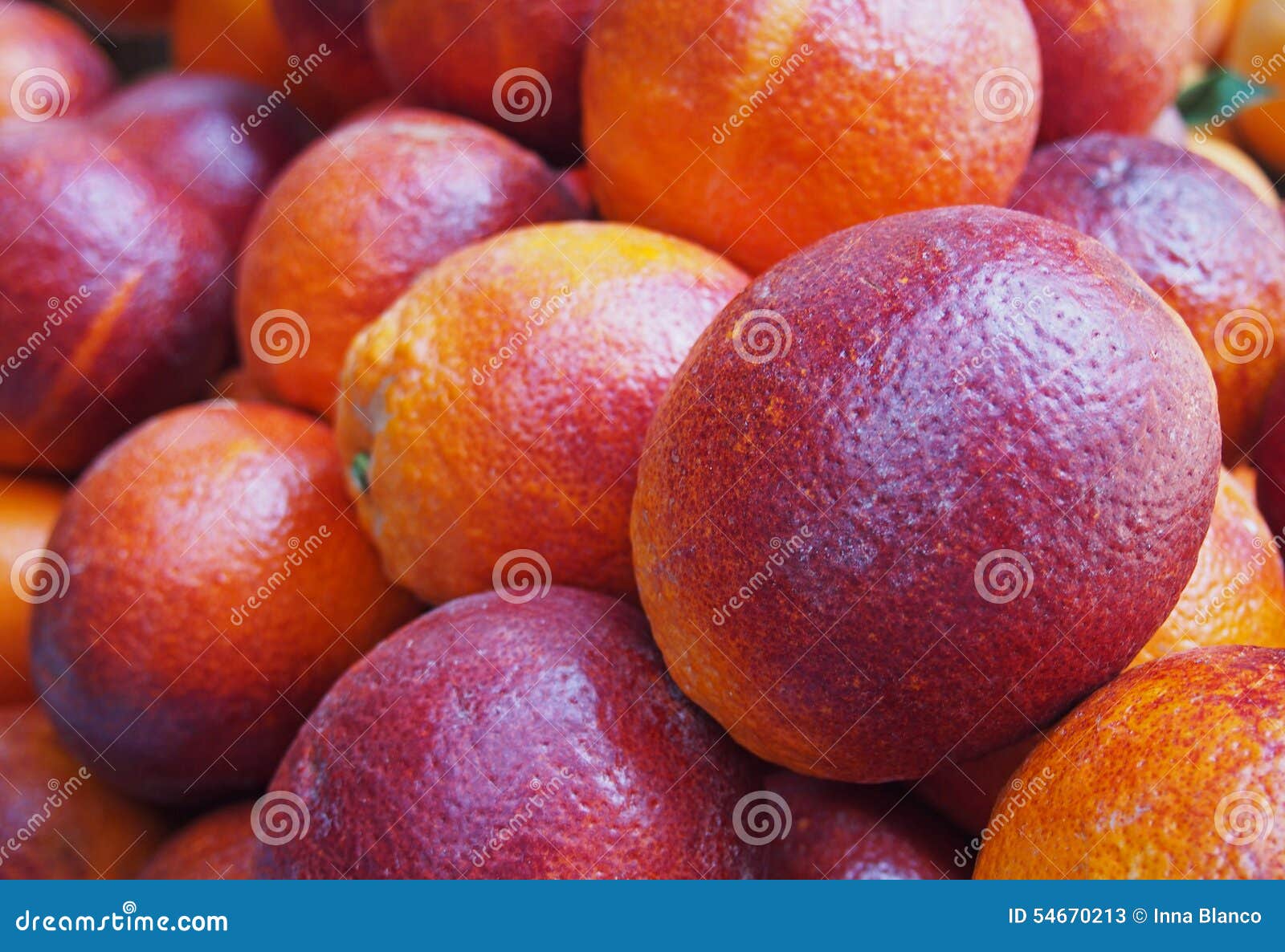 Red Sicilian Oranges at Market Stock Image - Image of harvest, healthy ...