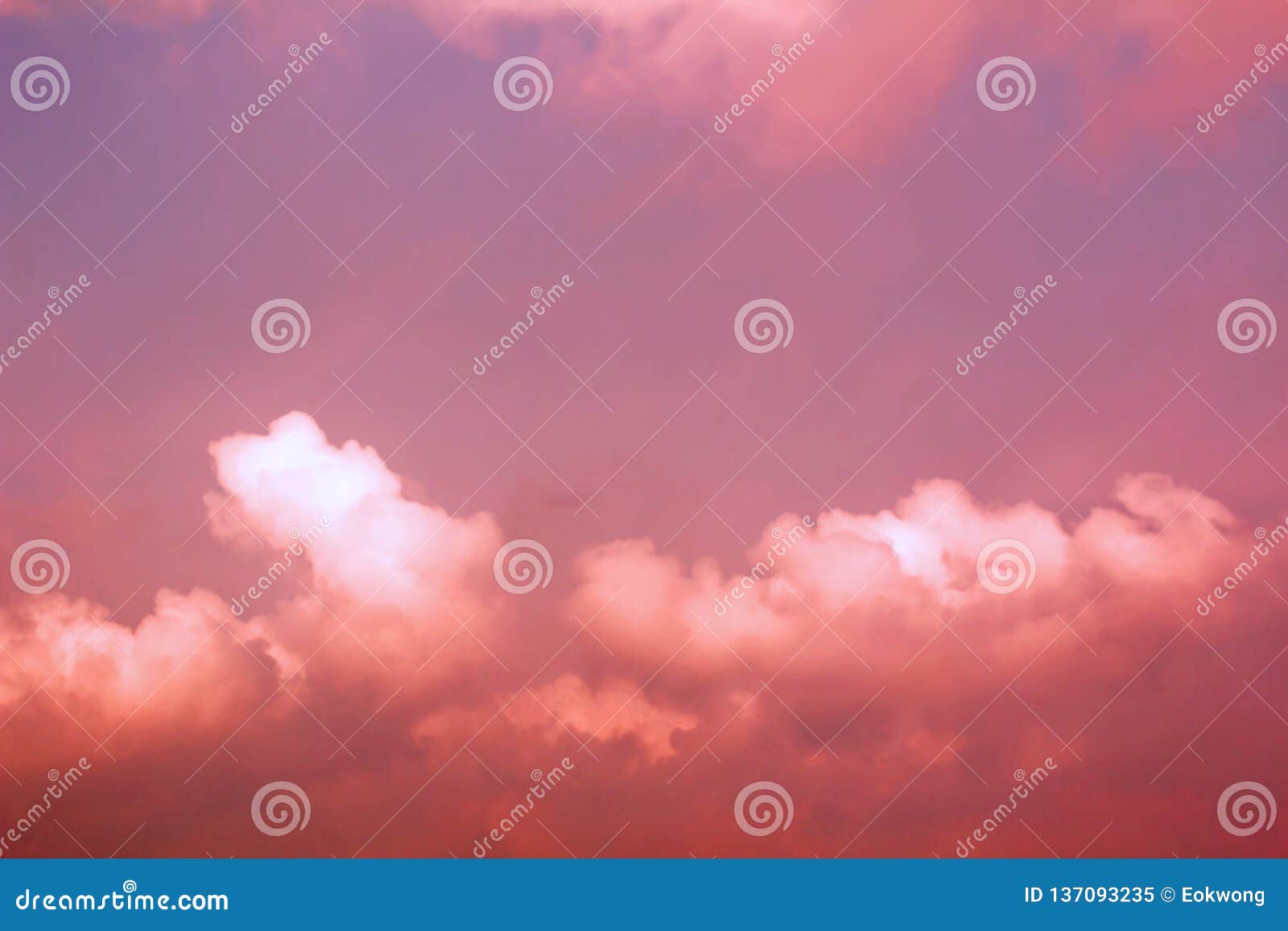 Red Sky with Clouds, Reddish Atmosphere - Alien Planet Sky Concept ...