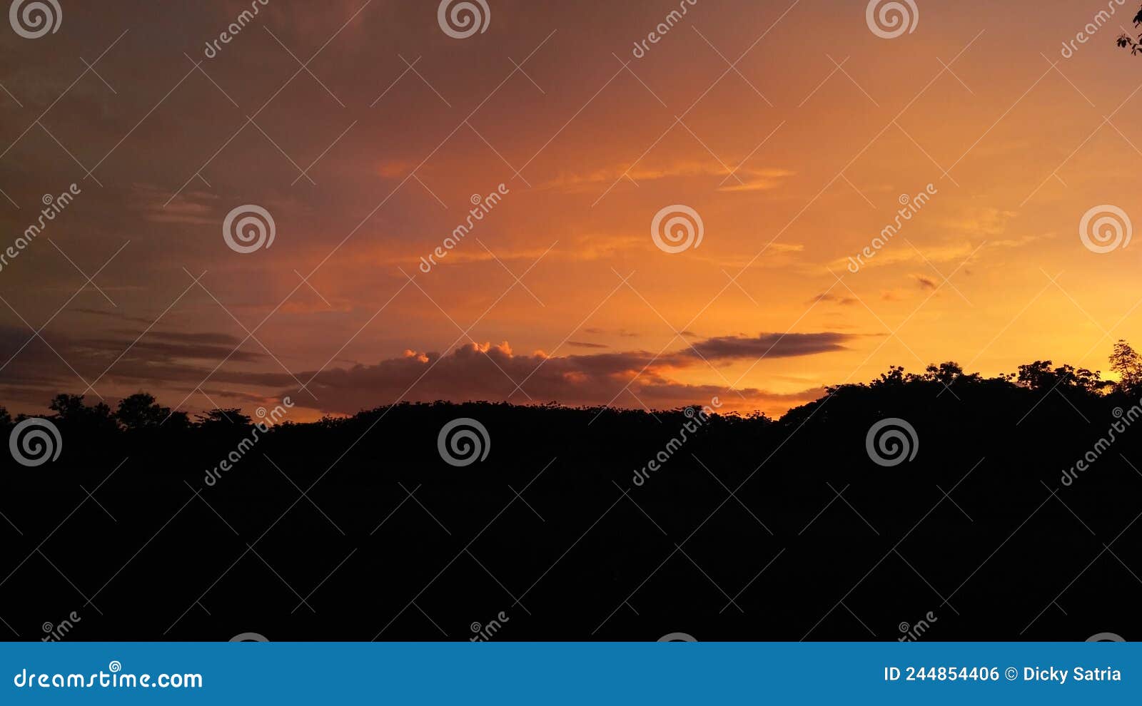 Red sky at dusk stock photo. Image of sunset, dusk, horizon - 244854406