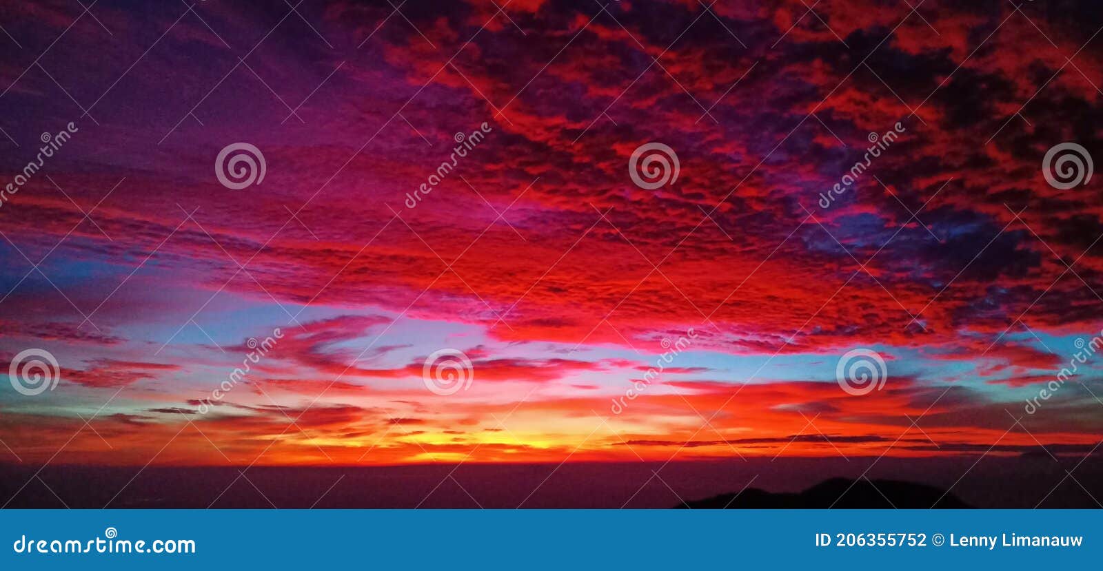 Red sky view from mountain stock photo. Image of evening - 206355752